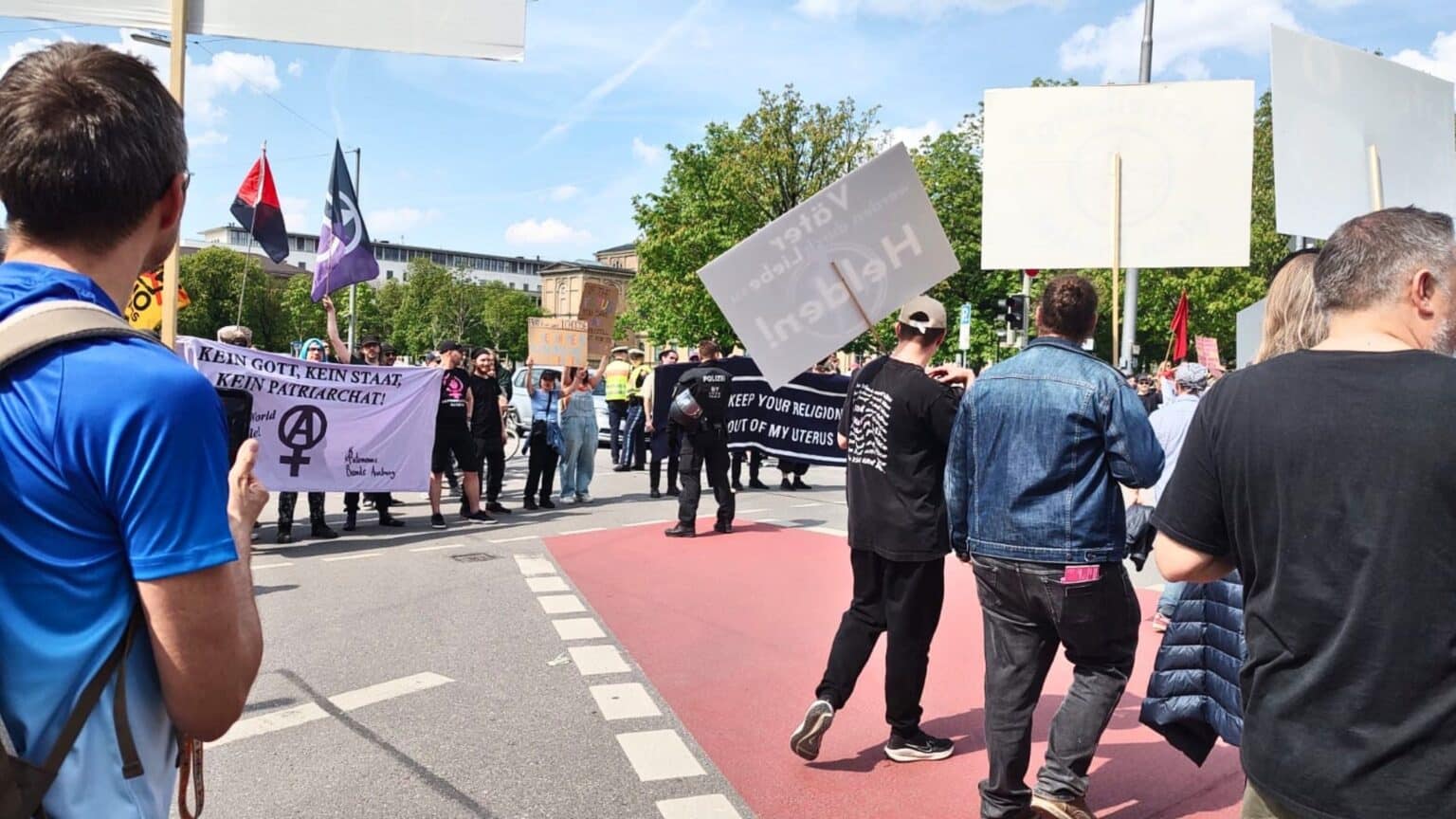 Münchner Marsch fürs Leben: Barron grüßt, Marx und Wilmer bleiben stumm ...